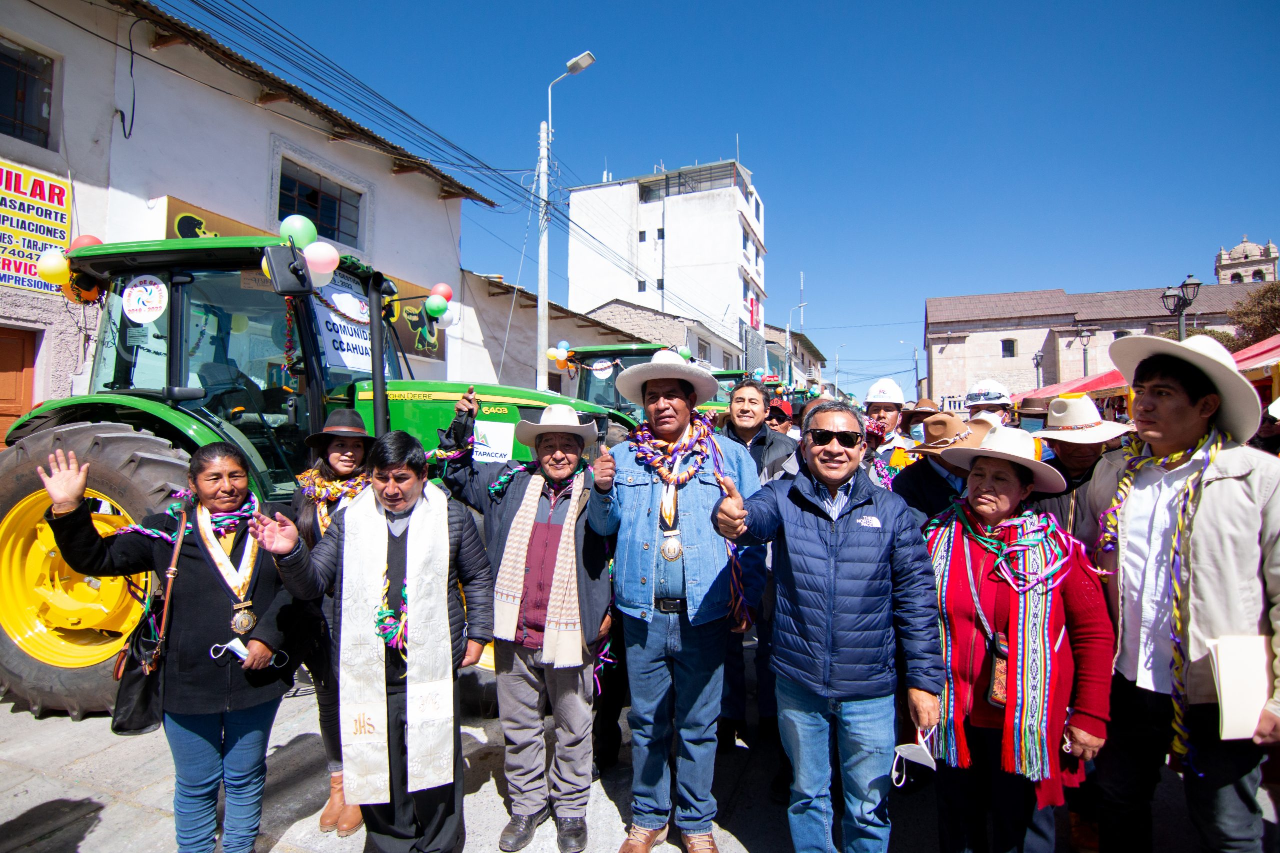 CONVENIO MARCO ENTREGO 12 NUEVOS TRACTORES PARA COMUNIDADES DE LA ...